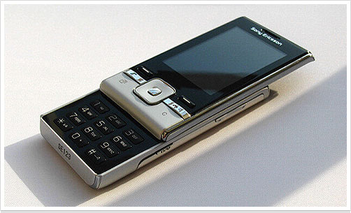 銀黑撞色！Sony Ericsson T715 推蓋新機實測-ePrice.HK